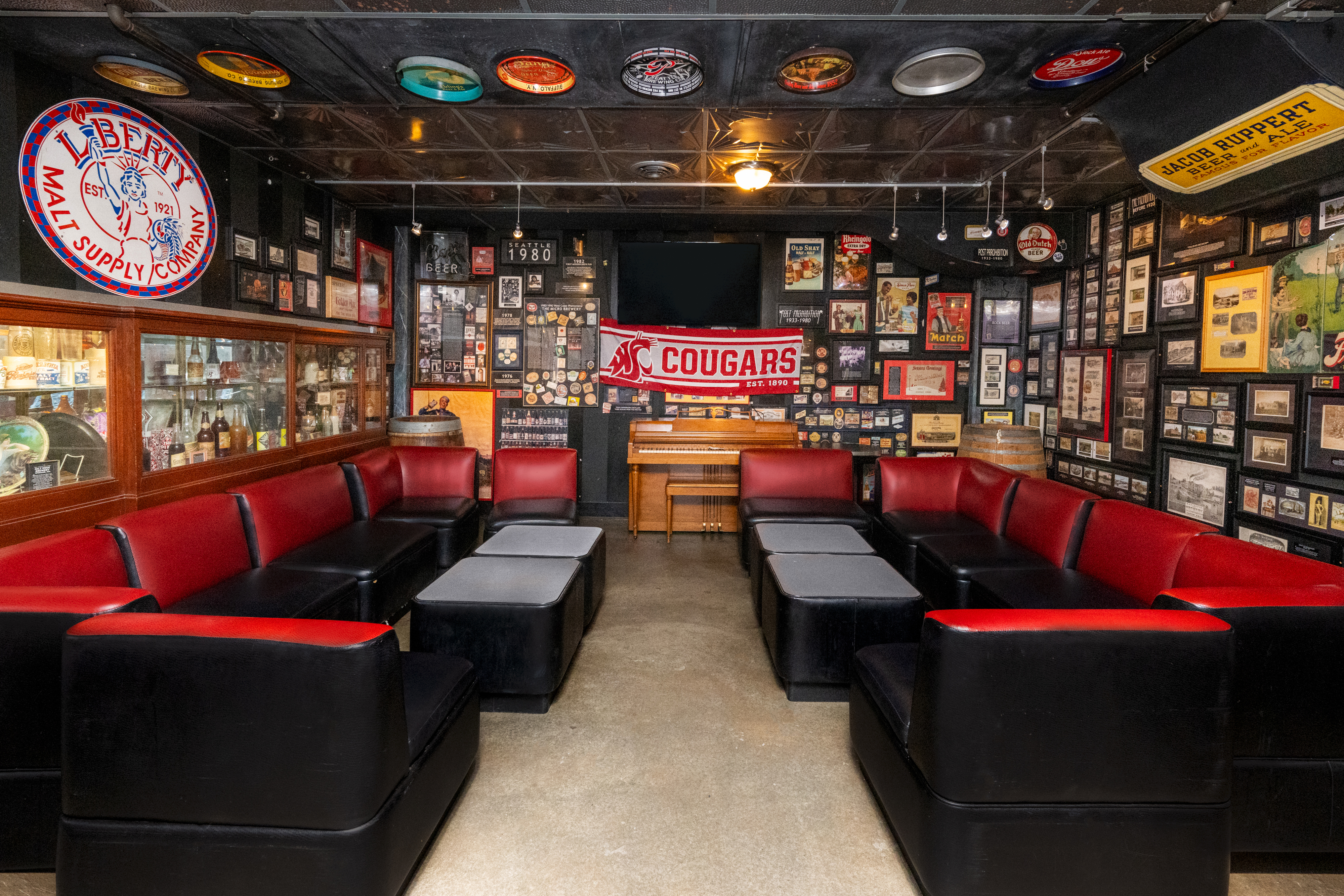 5X Lounge & Upper Museum | The Pike Pub | American Brewery Pub in ...