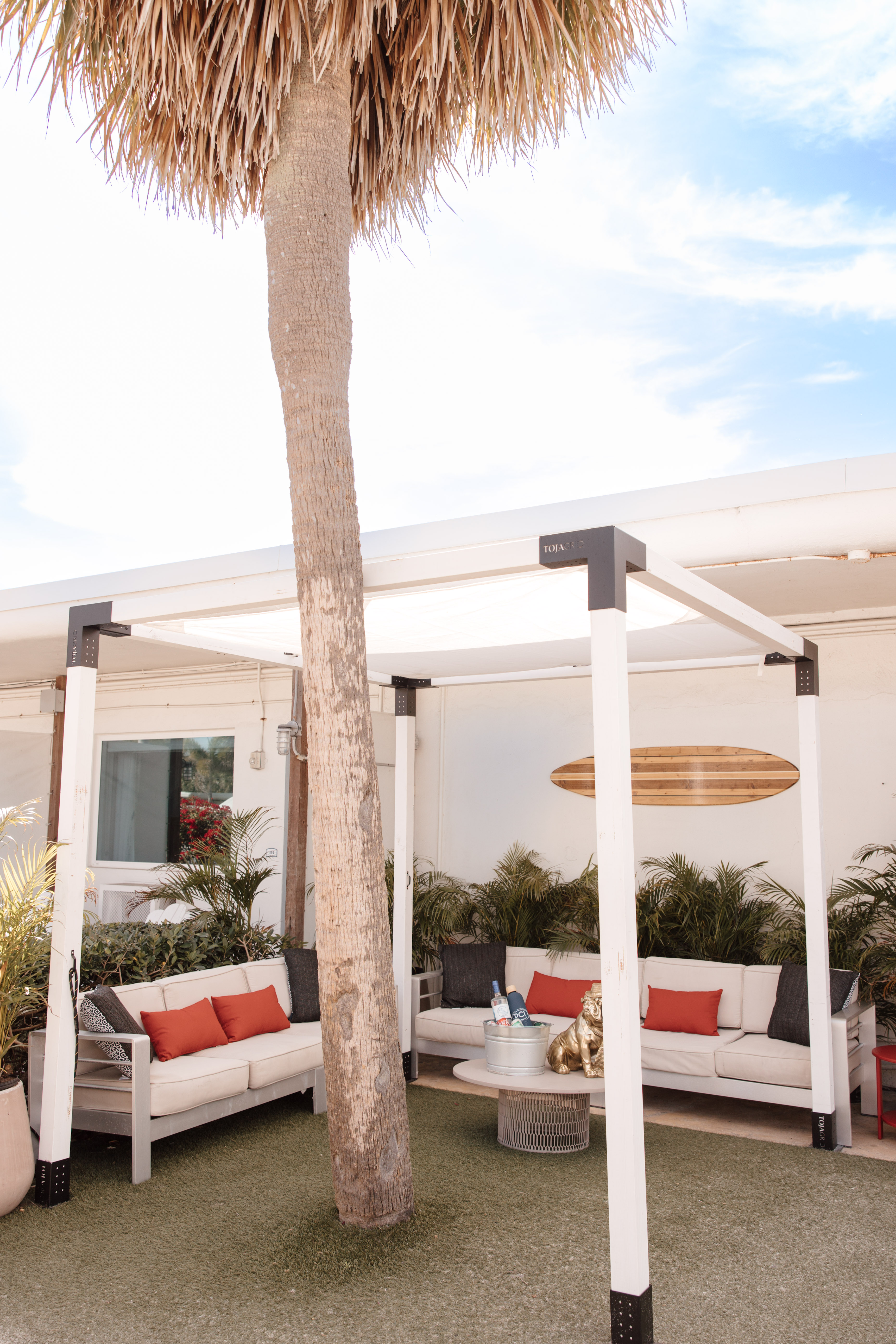 Pool & Beach Cabanas | PCI Beach Bar & Day Club